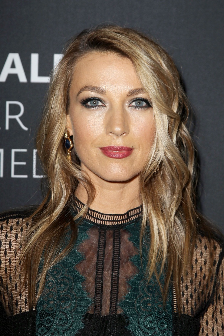 Picture of Natalie Zea