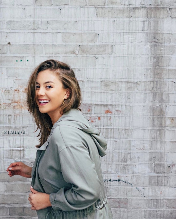 Picture of Caralyn Mirand