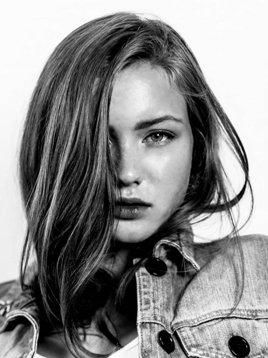 Picture of Chloe Robertson