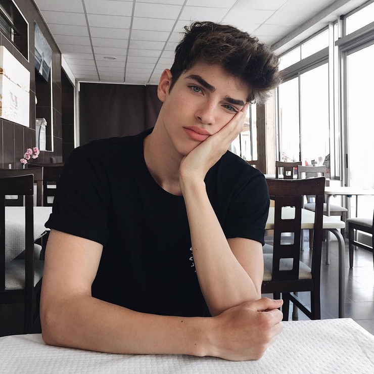 Picture of Manu Rios