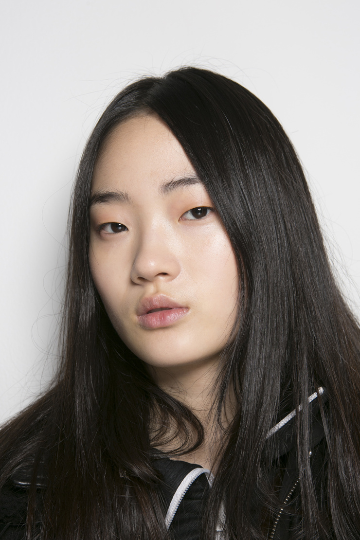 Picture of Shin Hyun Ji