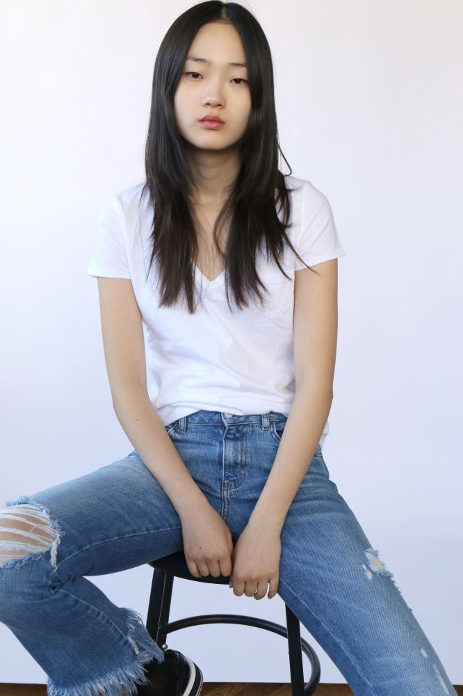 Picture of Shin Hyun Ji