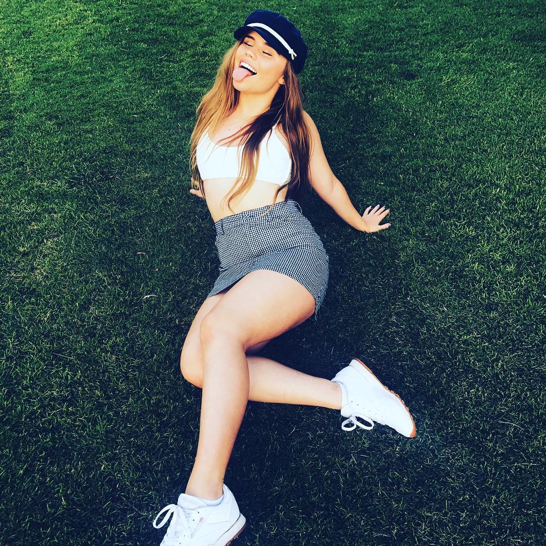 Lexee Smith Sharkcookie