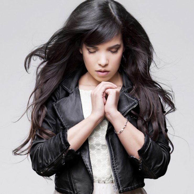 Indila image
