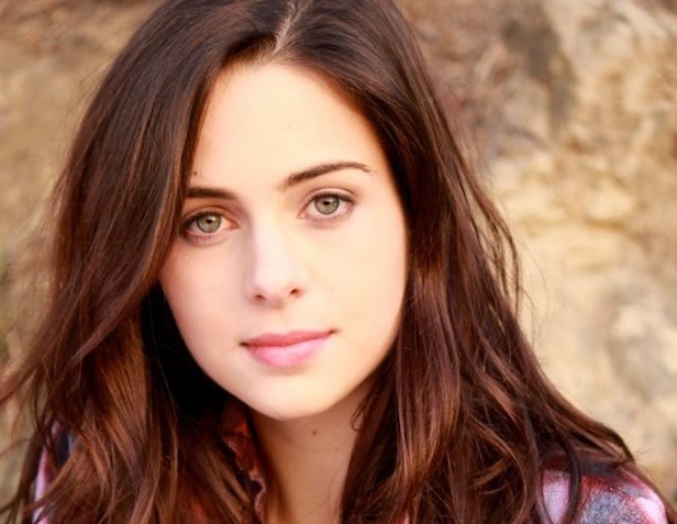 Holly Deveaux image