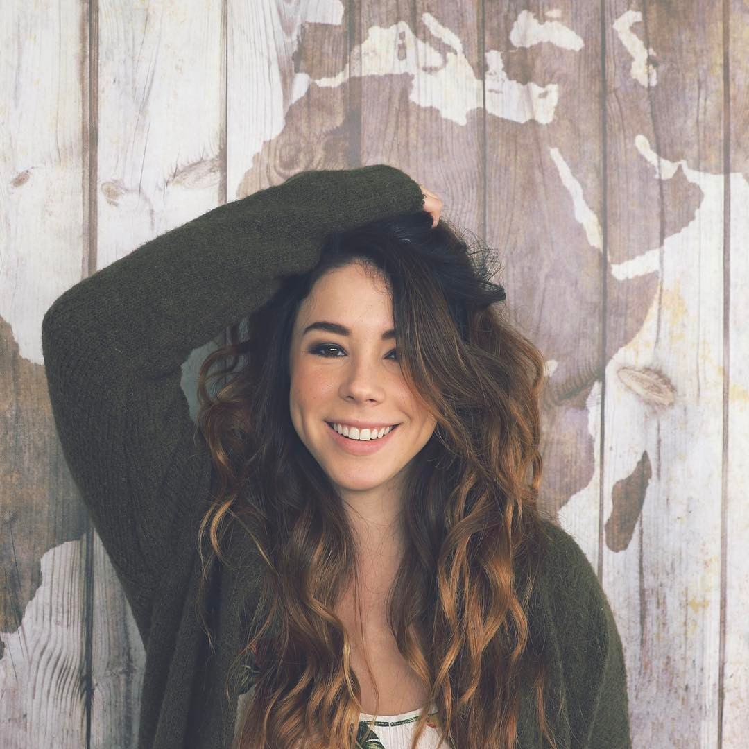 Jillian Rose Reed picture