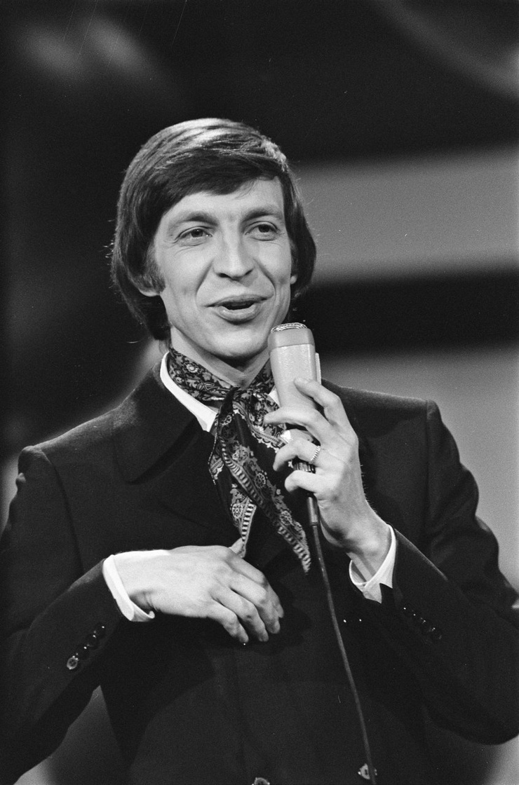 Picture of Henri Dès