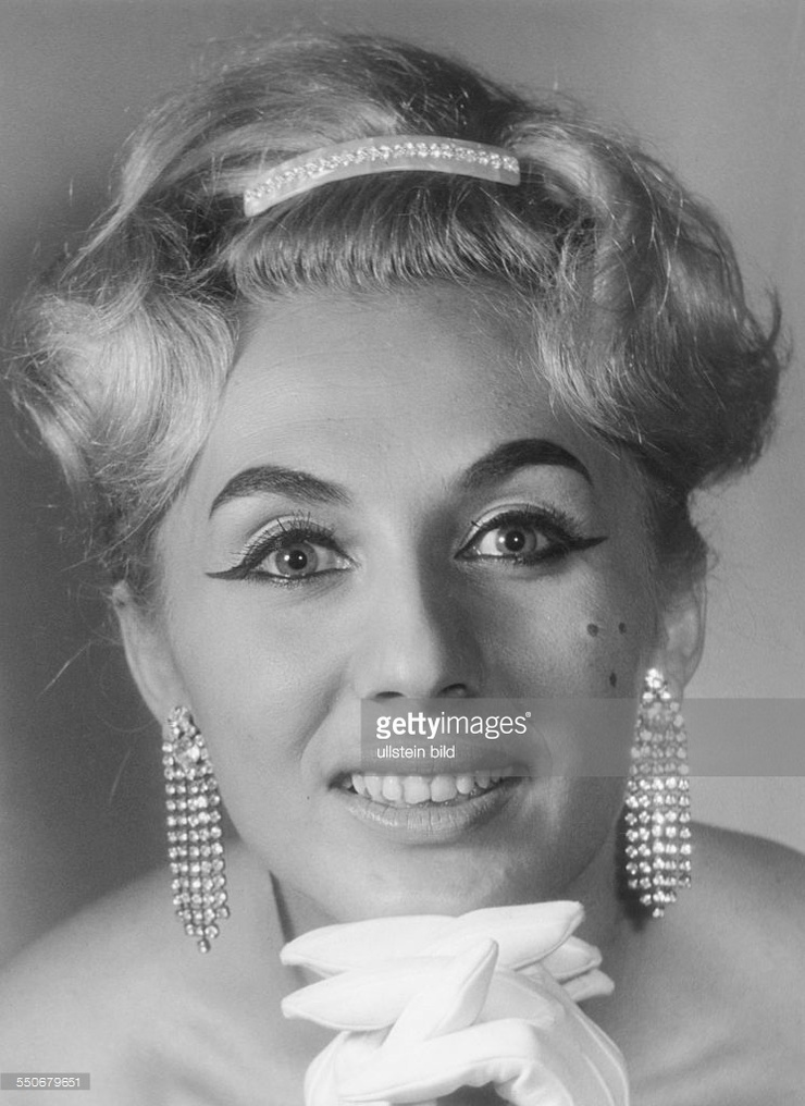 Picture of Nora Nova