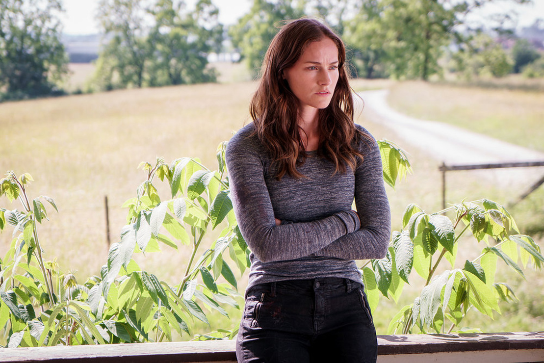 Picture of Kelly Overton