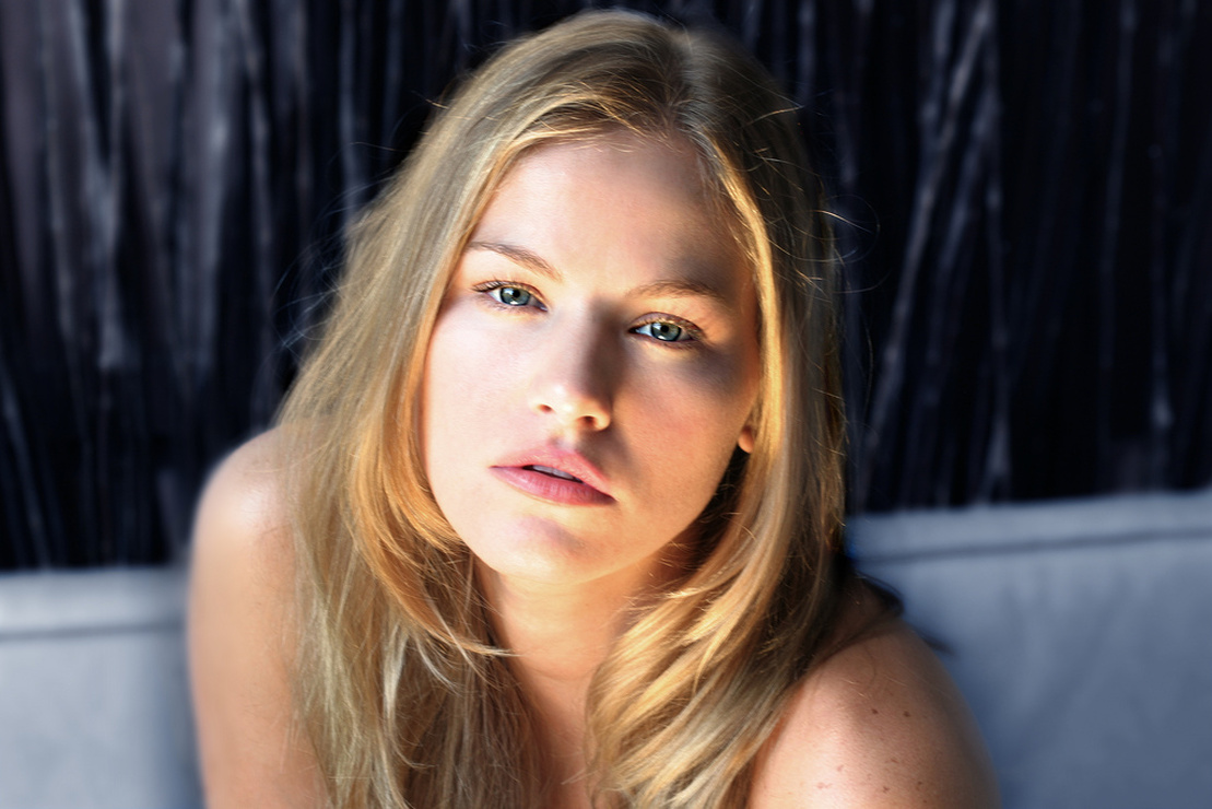 Picture of Kelly Overton