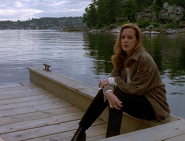 Picture of Elizabeth Perkins