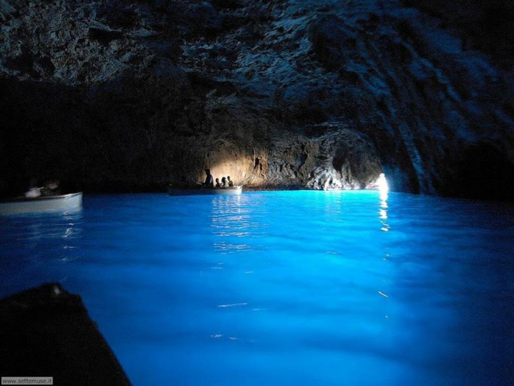 BLUE CAVE - ITALY