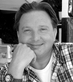 Picture of Derek Lyons