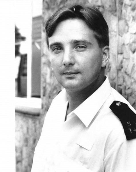 Picture of Derek Lyons