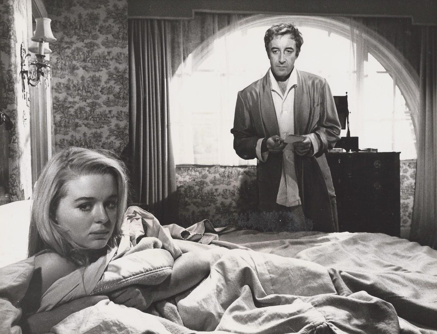 Sinéad Cusack with peter sellers in "Hoffman" (197