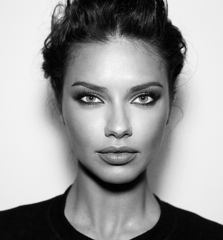 Picture of Adriana Lima