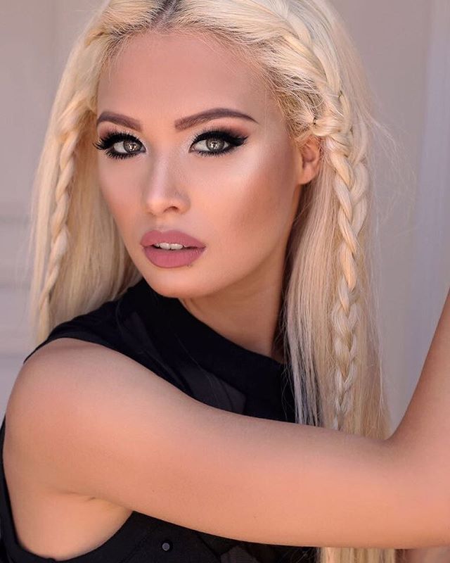 Image of Amina Shena