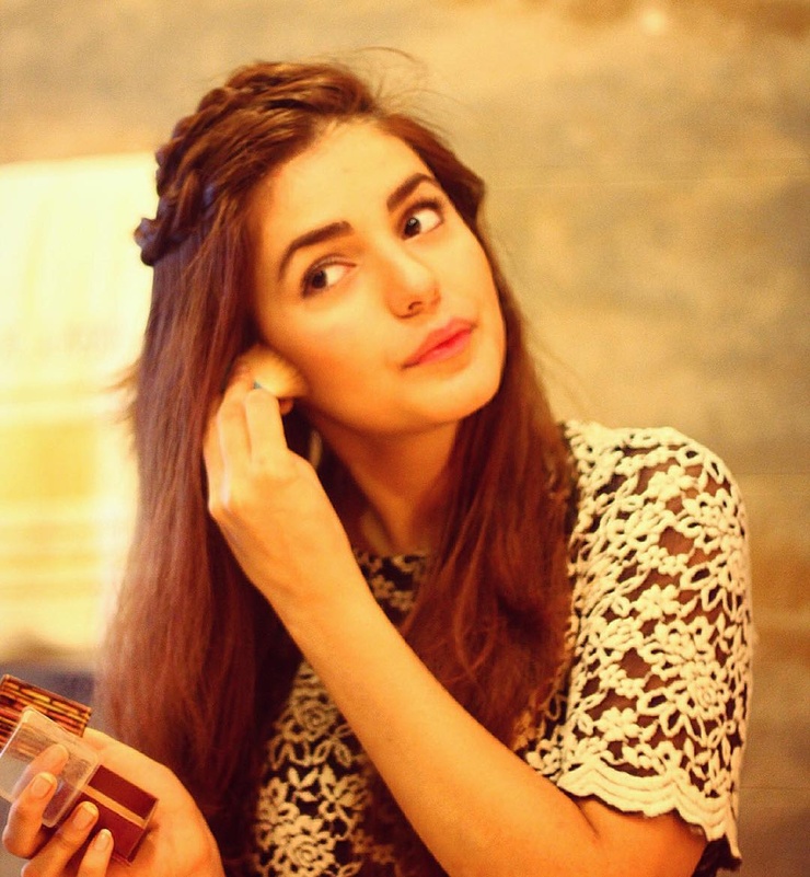 Picture of Momina Mustehsan