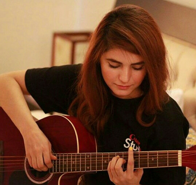 Momina Mustehsan image