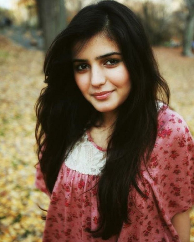 Picture of Momina Mustehsan