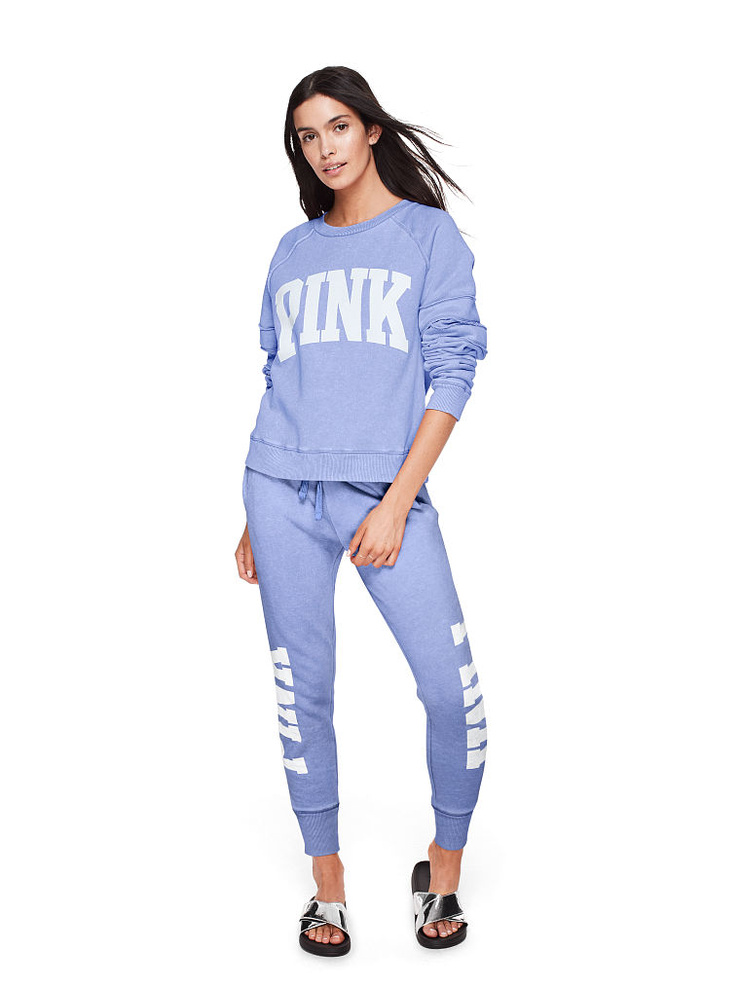 Picture of Zoe Barnard