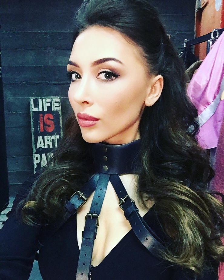 Julia Mindar picture