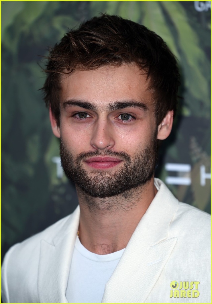 Picture of Douglas Booth