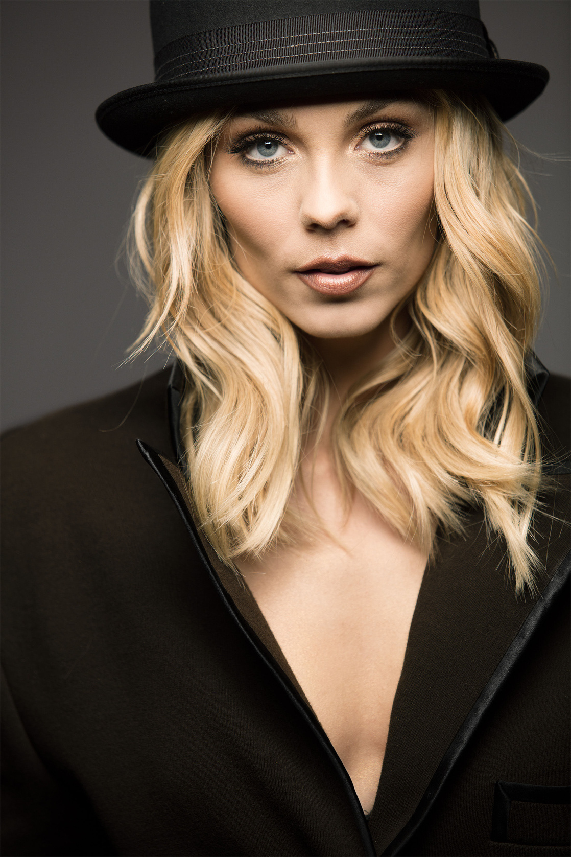 Picture of Laura Vandervoort