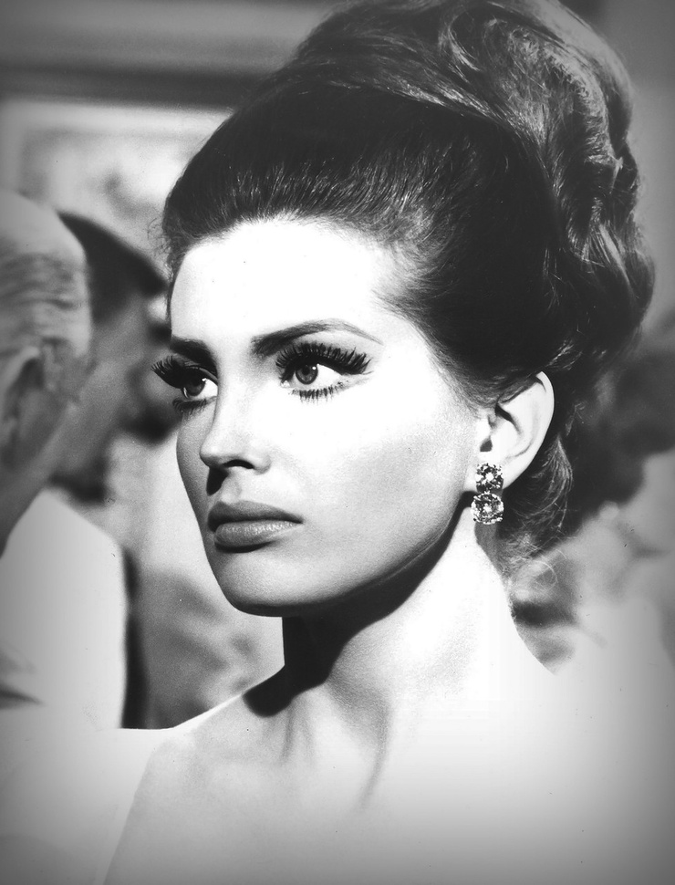 Gayle Hunnicutt image