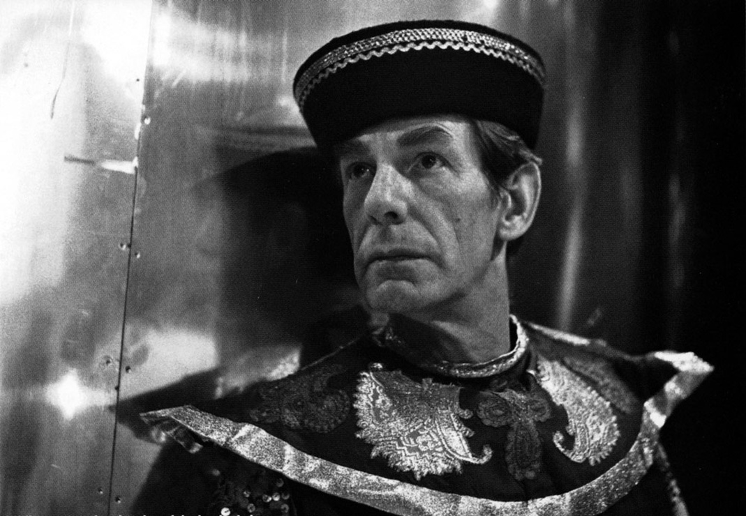 Michael Gough image