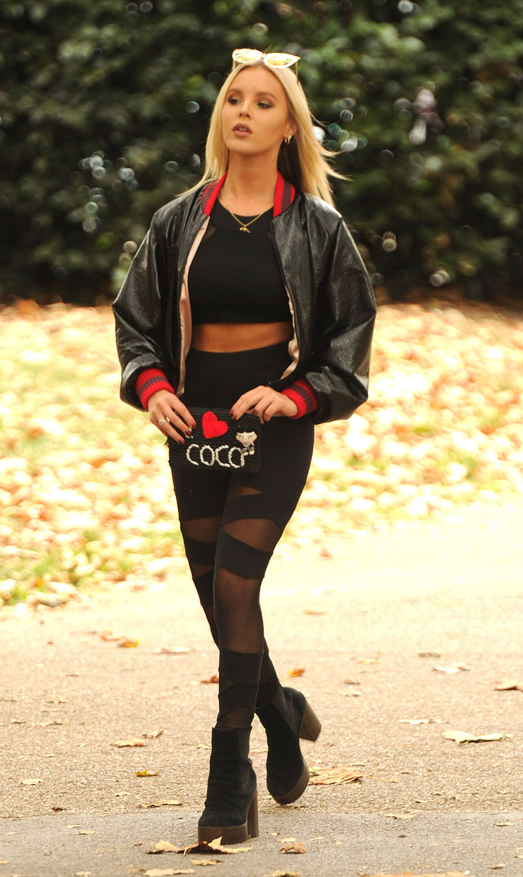 Picture of Betsy blue english