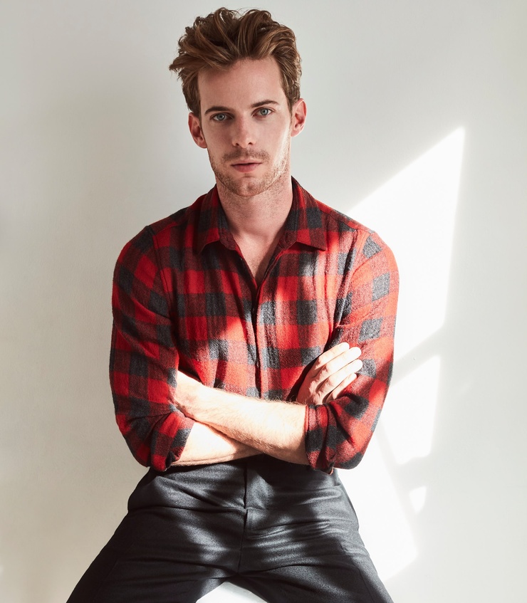 Luke Treadaway image