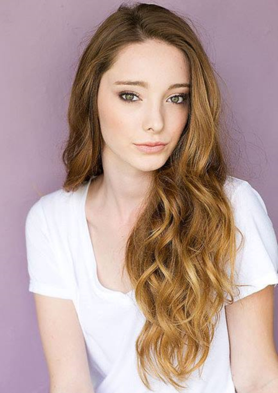 Picture of Emma Dumont