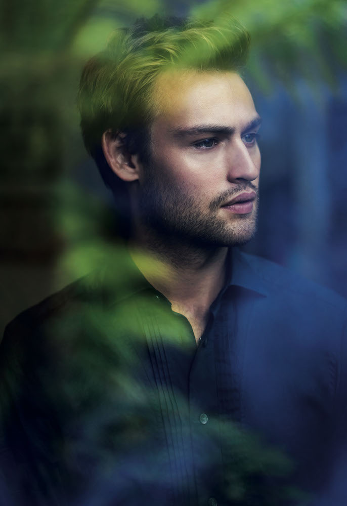Picture of Douglas Booth