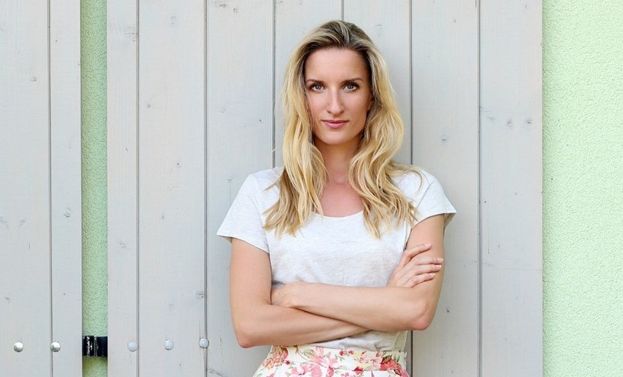 Adela Banásová image