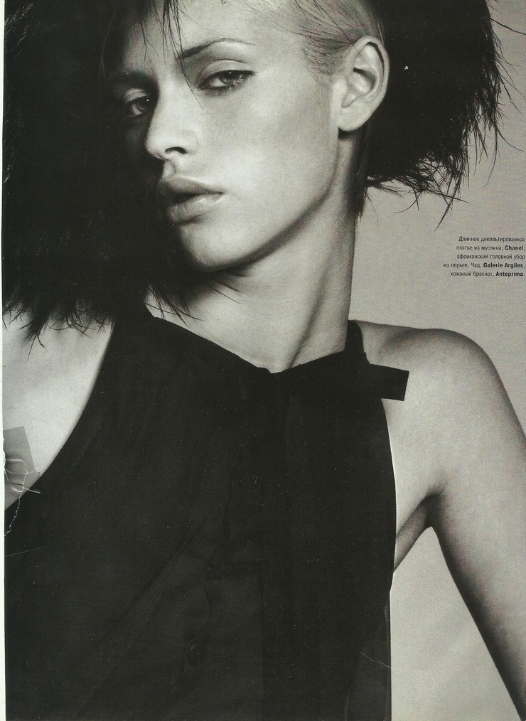 L'Officiel Russia May 2002