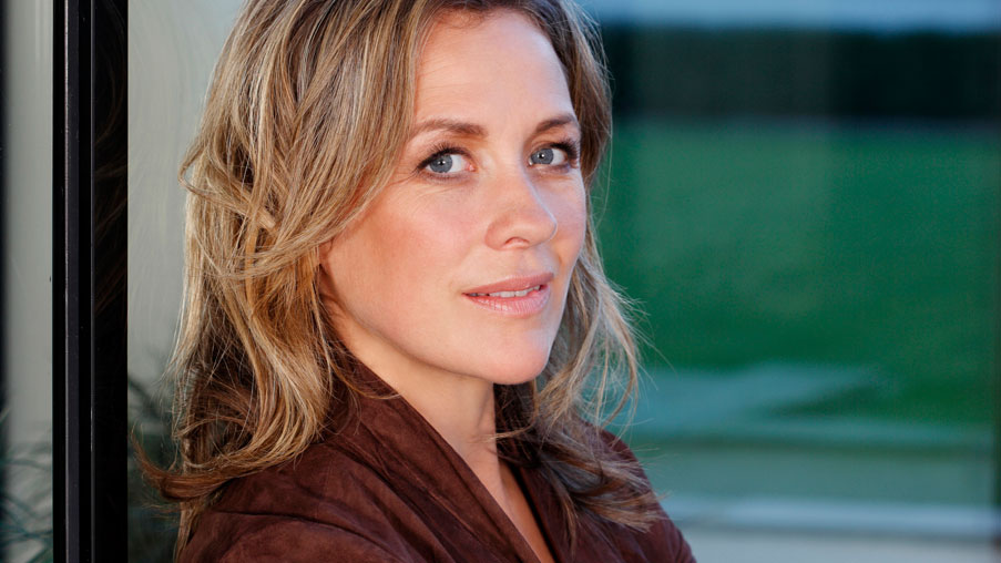 Sarah Beeny picture