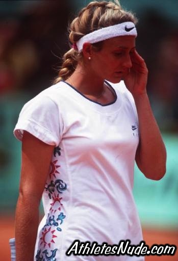 Mary Pierce image