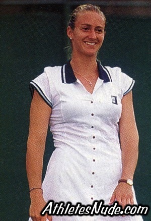 Mary Pierce image