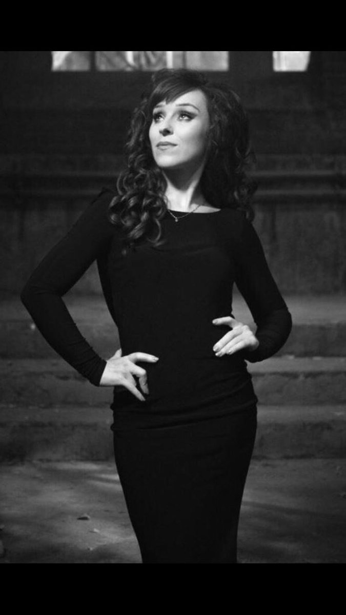 Picture of Ruth Connell