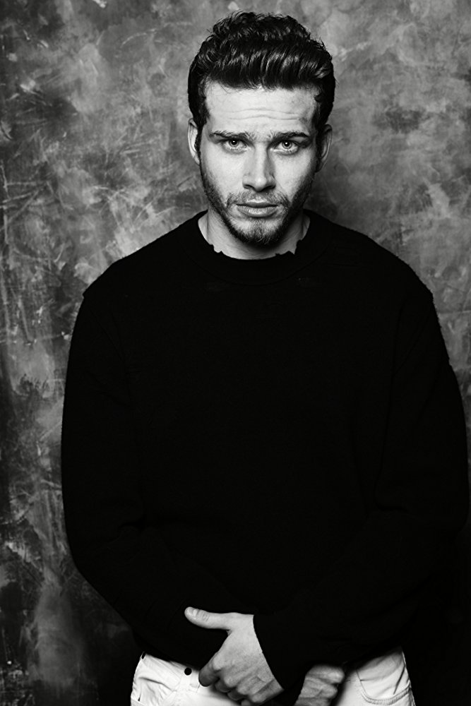 Oliver Stark picture