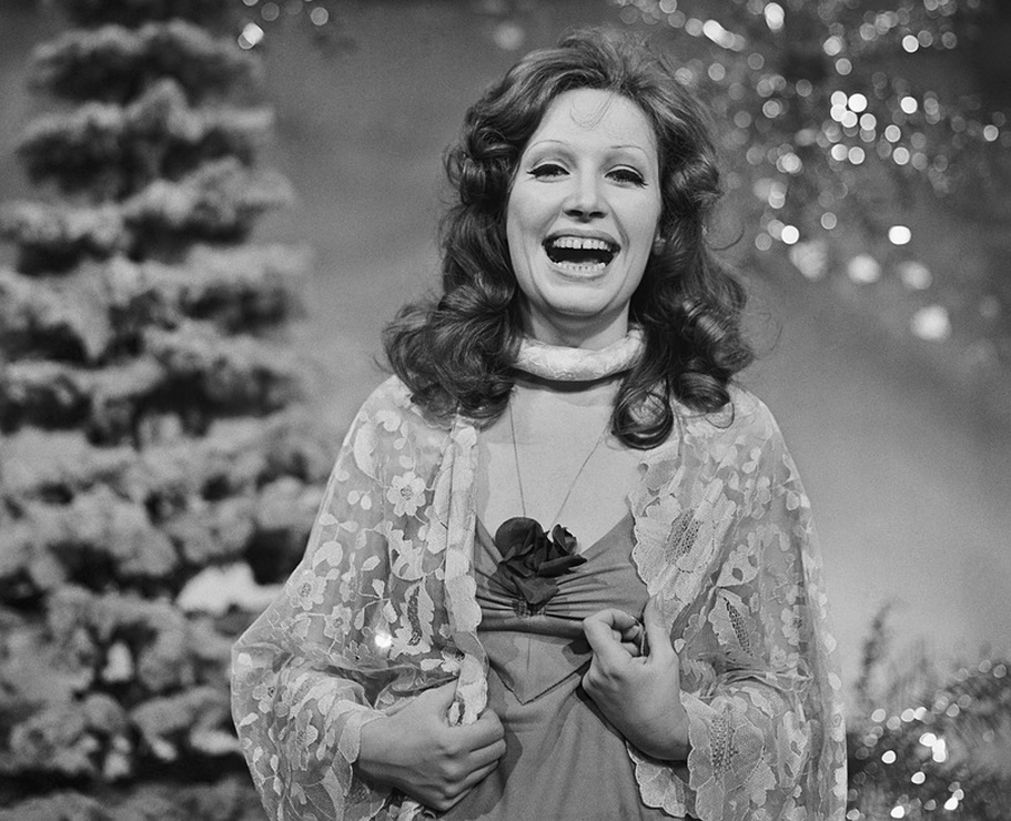 Alla Pugacheva picture