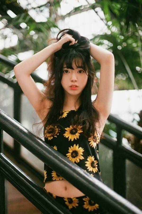 Picture of Shin Se-Hwi