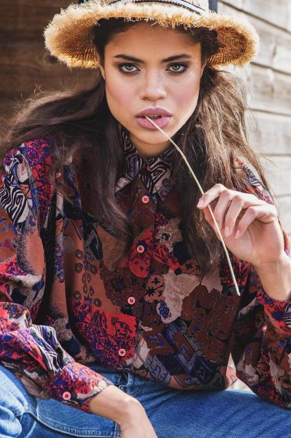 Caroline Tavares image