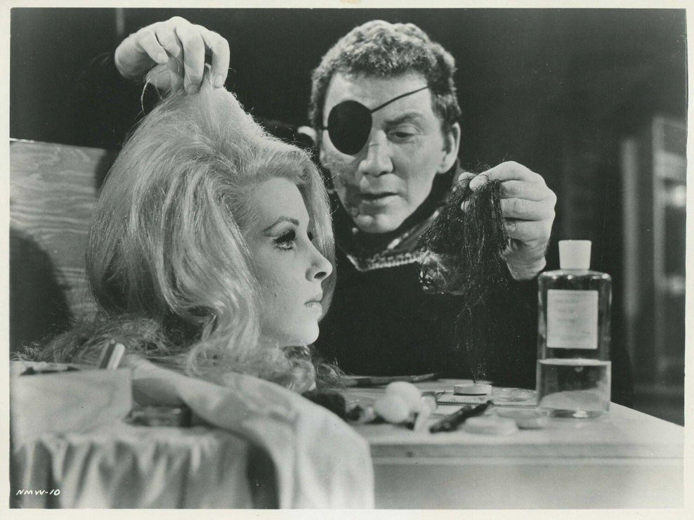 Victoria Carroll, Cameron Mitchell