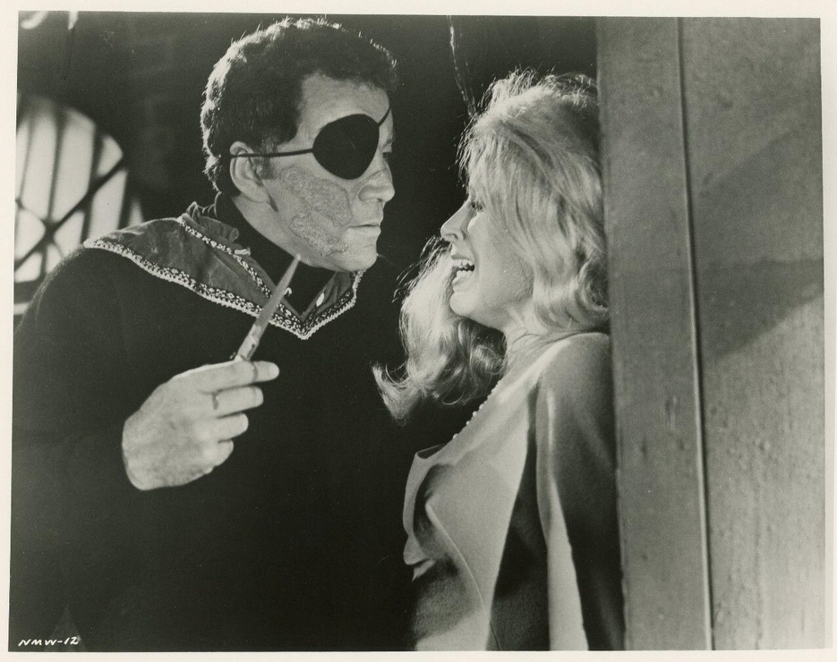 Cameron Mitchell, Victoria Carroll