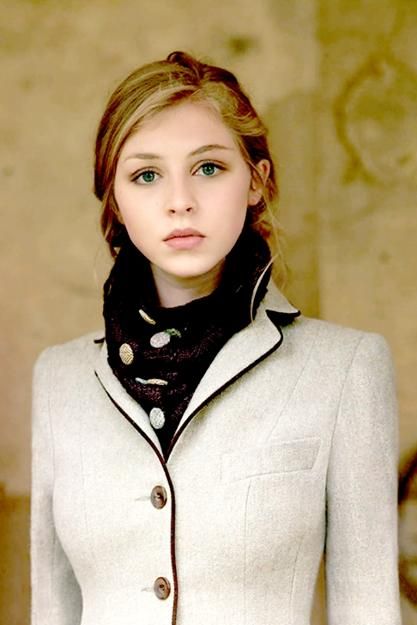 Hermione Corfield picture