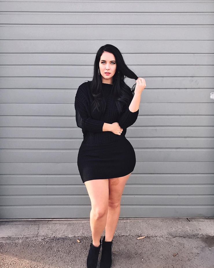 Picture of Holly Luyah