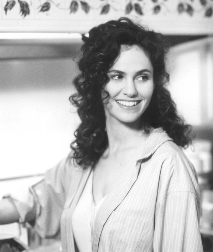 Amy Brenneman image