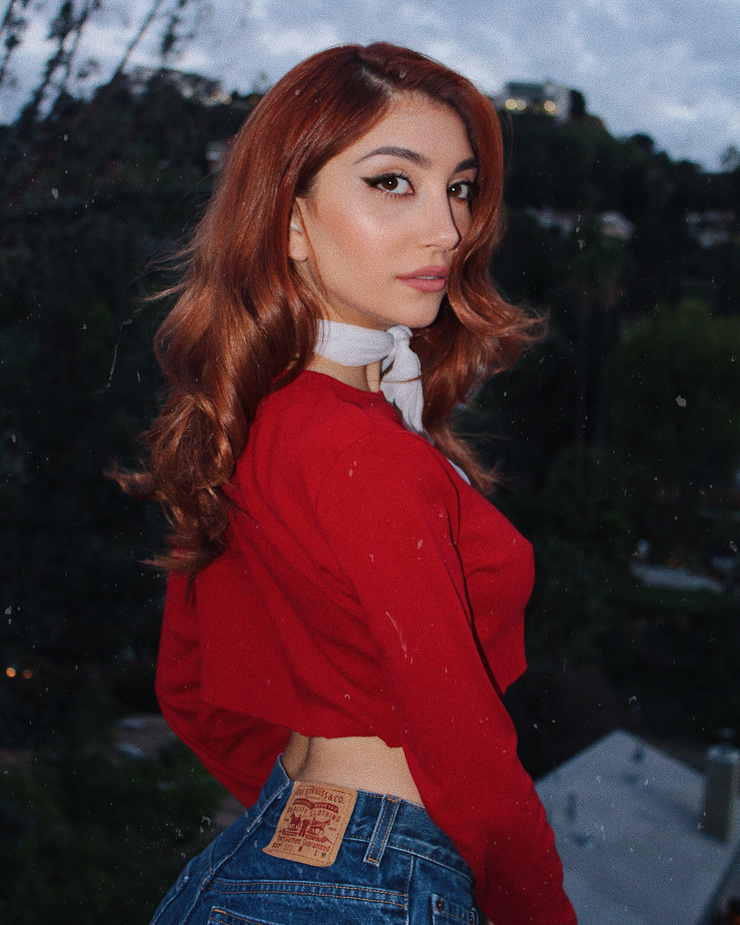 Picture of Jennessa Rose